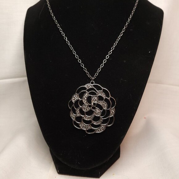 Express | Jewelry | Vintage Express Pendant Necklace | Poshmark